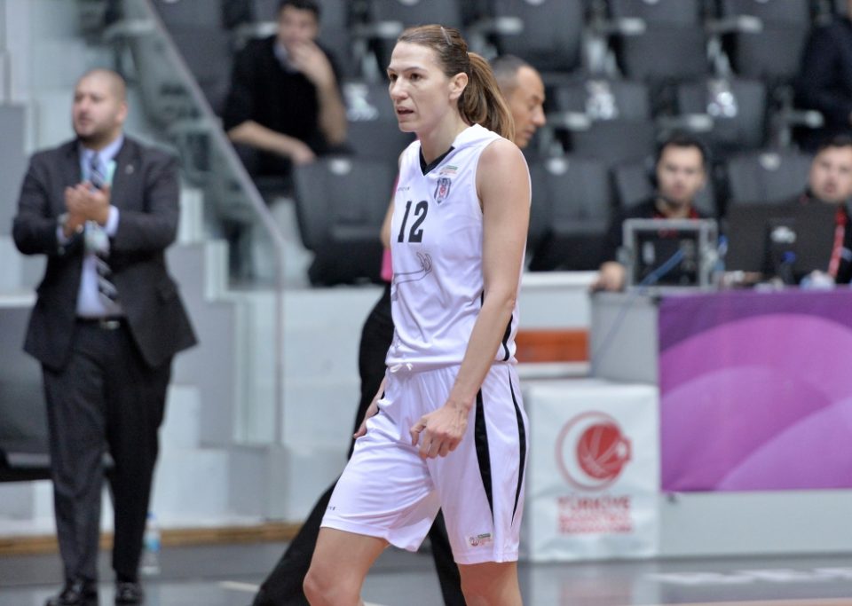 Iva RADOSLAVLJEVIC (née PEROVANOVIC) prend sa retraite sportive ...