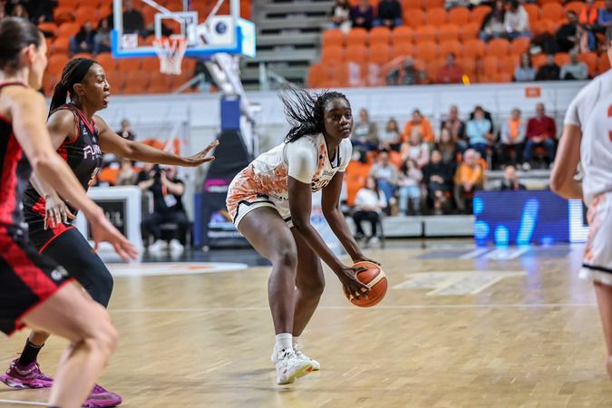 LBWL J16 : Basket Landes et Bourges ne concèdent pas de terrain ...